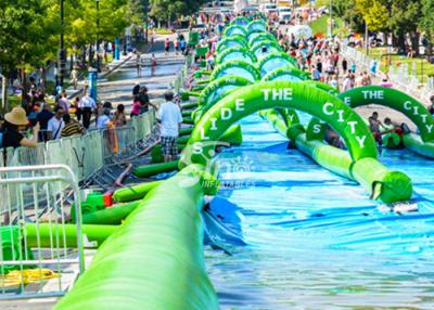 China Naar maat gemaakte openlucht reuze opblaasbaar de dia van het stadswater voor het spelpret van het de zomerwater van Chineesinflatables Te koop