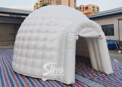 Cina tenda gonfiabile della cupola dell'iglù del piccolo partito bianco portatile di 5m con la galleria di accesso fatta di splendere la tela cerata del PVC in vendita
