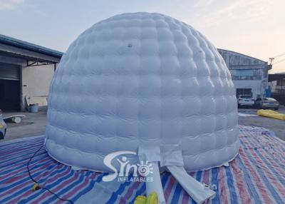 Cina tenda gonfiabile della cupola dell'iglù del piccolo partito bianco portatile di 5m con la galleria di accesso fatta di splendere la tela cerata del PVC in vendita