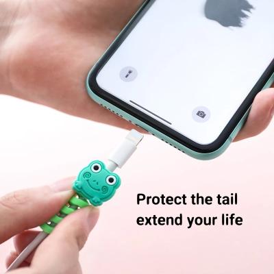 Cina accessori del cavo elettrico del trasduttore auricolare del protettore del cavo di USB del silicone di 2.5*4.5cm in vendita
