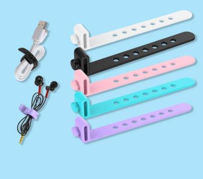 Cina auto ovale del silicone di 1.5mm-2.0mm che afferra le fascette ferma-cavo 6.5cm 7.4cm in vendita