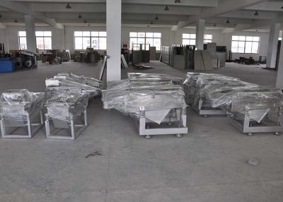 China High Capacity Vibrating Sieve Machine Vibrating Screen Equipment Max Output 750kg/H 1250*510*660mm for sale