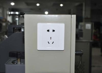 중국 안정되어 있는 플라스틱 절단기 주문 전압 150kg/H 최대 산출 조정가능한 속도 판매용