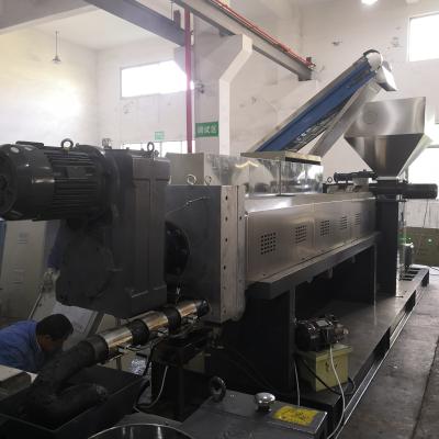 China Fio do PVC e plástico do cabo que recicla a máquina 500kg/H com elevado desempenho à venda