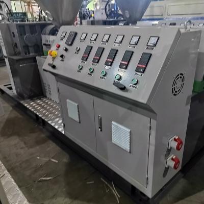 中国 装置のABS PE PP LDD 73 R/Minの最大出力450kg/Hをリサイクルする二重段階のプラスチック 販売のため