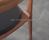 China Solid Wood Frame Customization Dining Chairs for Modern Restaurant Stacking for sale
