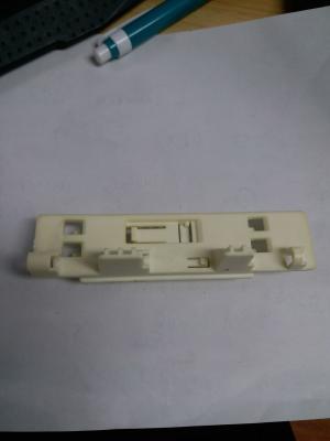 中国 C005257-01 C005257 Noritsu QSS28 32 33 35 31 Minilabの予備品のペーパー皿ブラケット 販売のため