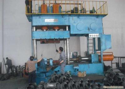 中国 継ぎ目が無い25MPaおよびErwの肘の冷たい形成機械 販売のため