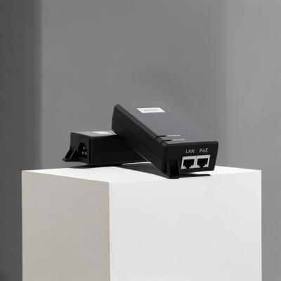 China Supporti 1000Mbps di uso dell'iniettore di PoE di potere di tassi di dati per le macchine fotografiche for sale