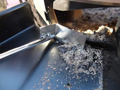 Cina 42,5x6 cm Accessori per griglie Kamado Strumento per cenere in acciaio inossidabile in vendita