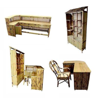 China Los patios traseros varan el partido Tiki Bars With Roof de bambú al aire libre para bloquear el Sun en venta