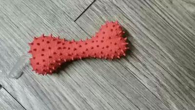 中国 TPR Rubber Chew Toys Food Dispenser Dog Rubber Toy Washable 販売のため