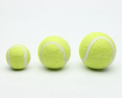 Cina Palline da tennis sicure del grande cane commerciale per il gioco all'aperto interattivo del cane in vendita