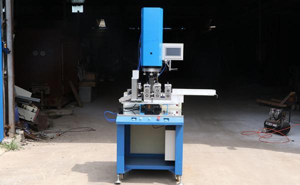 full automatic plastic ultrasonic welding and cutting machine for dish wash sponge pads