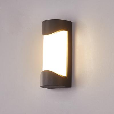 China Waterproof IP65 vertical 12W outdoor wall sconce lighting fitting external wall lamp en venta