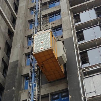 Китай 3.2 X 1.5 X 2.5 М Кабина Размер стойки и подъемника с 650x650x1508 мм мачты и Q355B стальных материалов продается