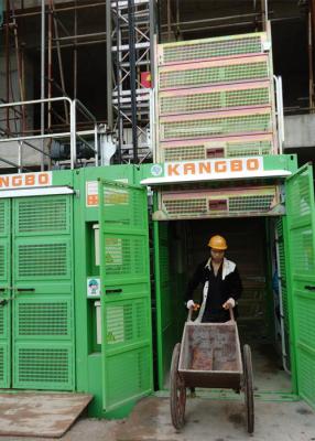 Cina Carico utile della gru 2000KG della cremagliera di SC200BD con le porte/falde multiple Choice in vendita