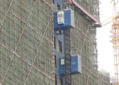 中国 調節可能な持ち上がる速度2000KG 450Mの乗客および物質的な起重機 販売のため