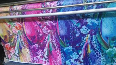 China Roll To Roll Automatic Digital Textile Printing Machine Indoor And Outdoor for sale