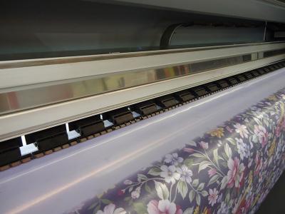 China Automatic 1.6M CMYK Digital Fabric Printing Machine For Banner Flag Printing for sale