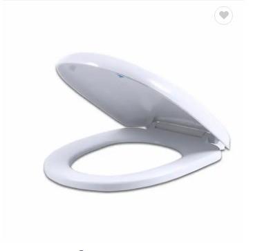 Cina Sedile igienico in plastica bianca morbido e chiuso a forma di D sostenibile e confortevole per il bagno in vendita
