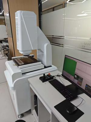 China High-End Automatische CNC Vision Measuring Machine 0.1UM Resolutie Voor Uren Mobiele,Automatische Inspectie van "OK" en "NG" Te koop