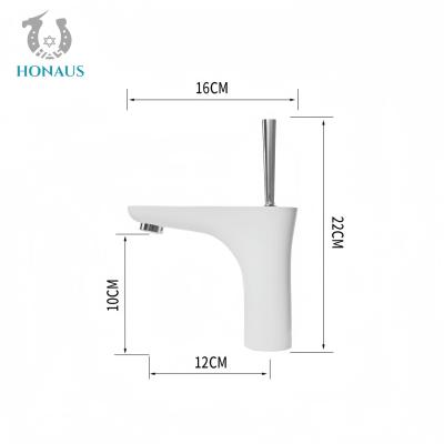 Cina Classic Wash Basin Faucet Full Copper Mixer Chromed Surface Ceramic Valve in vendita