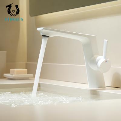 Cina Luxury Wash Basin Faucet Brass Electroplated Surface Mixer White Premium Ceramic Core in vendita