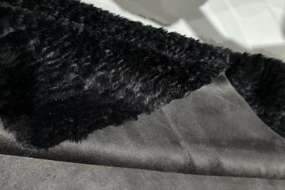 Cina 650gsm spazzolano i capelli del coniglio del modello che ricoprono la pelle scamosciata solida tessuta del tessuto legato del vello in vendita