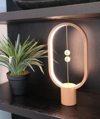 Cina 3 Livelli di luminosità Lampada di bilanciamento magnetica ricaricata con dimmer a tocco in vendita