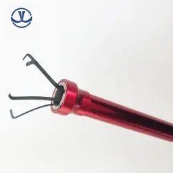 Cina Strumento di raccolta magnetica flessibile a 4 artigli con luce LED luminosa, retrattile in vendita