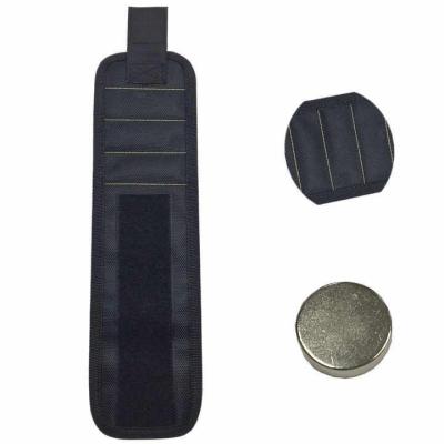 Cina Fascia di polso regolabile magneticamente con magneti forti per assorbire viti e trapano in vendita