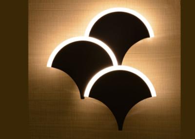 China Indoor Decorative Led Wall Strip Lights Trendy Atmosphere Black White 3-5W for sale