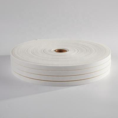 Chine Pâte de bois de papier onduleuse absorbante électrostatique faite sur commande de petit pain du papier filtre HME à vendre