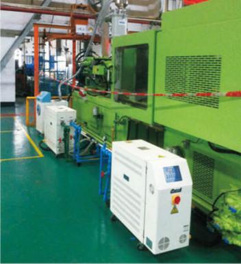 Cina Unità del controllo della temperatura dell'acqua di accuratezza del ± 1℃ di PID, regolatore delle temperature dell'acqua in vendita
