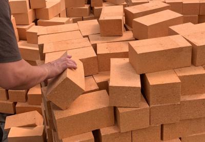 China Clay brick, insulating refractory brick, steel, ceramics, cement, glass, refractory and high temperature resistance for sale