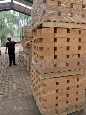 China Clay brick, insulating refractory brick, steel, ceramics, cement, glass, refractory and high temperature resistance for sale