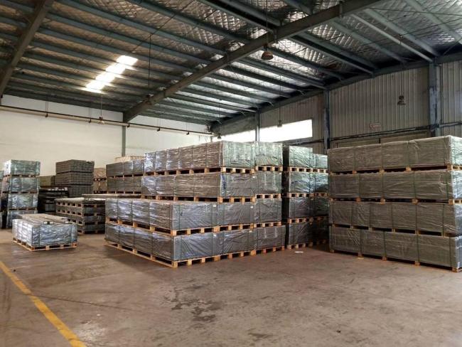 Cheap WPC Wood Plastic Composite Decking for Outdoor Garden Decoration