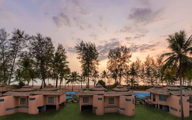 High Quality Artificial Simulation Thatched Roof Tile for Decorative