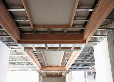 Cina Canale principale per il canale di foratura in acciaio metallo nel processo di installazione del soffitto in vendita