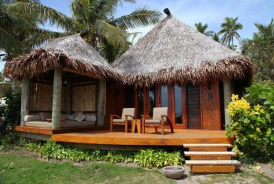 Cina Buono prezzo Indonesia Plastico Artistic Dry Straw Gazebo Canopy Tent Pergolas Tende Sintetico Cottage Straw Dry Grass roof in vendita