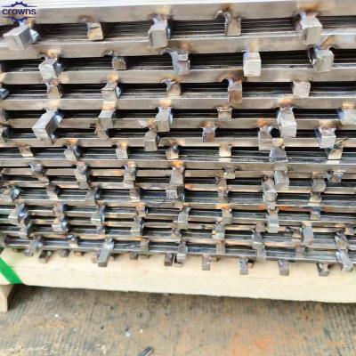 Cina 2*4mm Profile Wire Sieve Bend Screen with 0.5mm-2mm Aperture for Precise Sieving in vendita