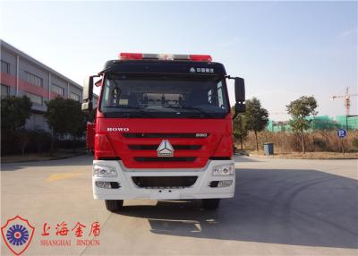 China 27T Huge Capacity Foam Fire Truck Six Seats With 100W Alarm Control System for sale