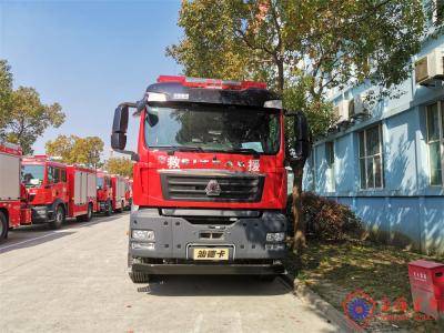 Cina 12 Ton Tanker Fire Fighting Vehicles combinato con la schiuma dell'acqua e la polvere asciutta in vendita
