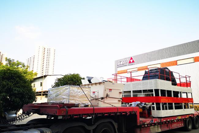 Horizontal Shaft Impact Mining Crusher Machine in operational environment