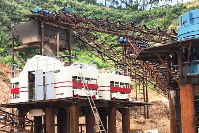 Yuantong Horizontal Shaft Impactor Crusher in mining operation
