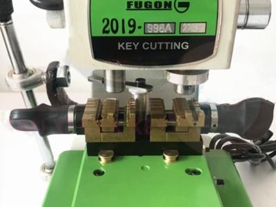 China Vertical and Horizontal 2 in 1 Fugong-998A Key Cutting Machine Duplicating 48*35*40cm for sale