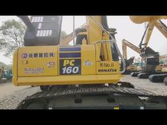 中古のコマツー掘削機 PC160 精密な制御と優れた燃料効率