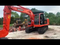 사용된 Doosan Excavator DX150 71kW 엔진과 32.4mpa 주전압