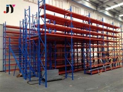 Cina Scaffale di stoccaggio industriale in acciaio laminato a caldo in stile soffitta con connessione a bullone in vendita